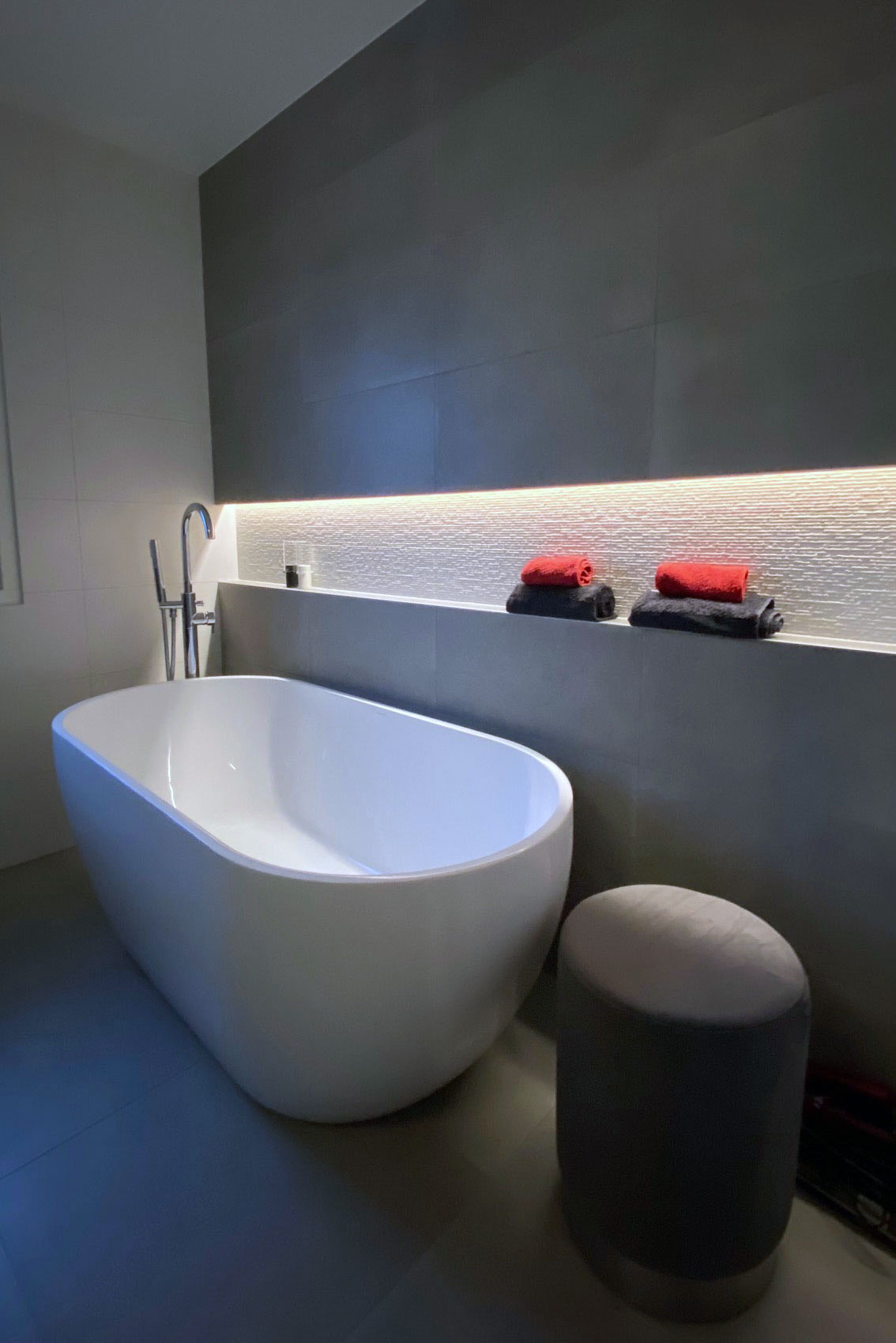 Ljus i nisch i badrum | Ljuskoncept